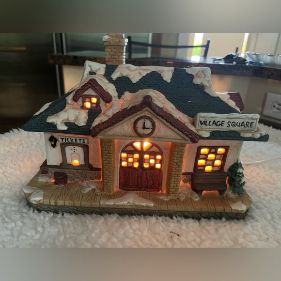 Mervyn’s | Holiday | Vintage Mervyns Village Square 993 Train Station Lighted Porcelain | Poshmark